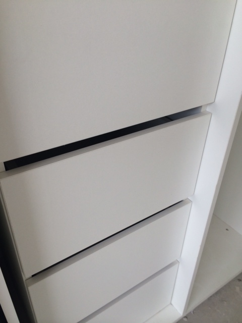 gap handles on drawers as standard on wardrobes - Robes Delivered