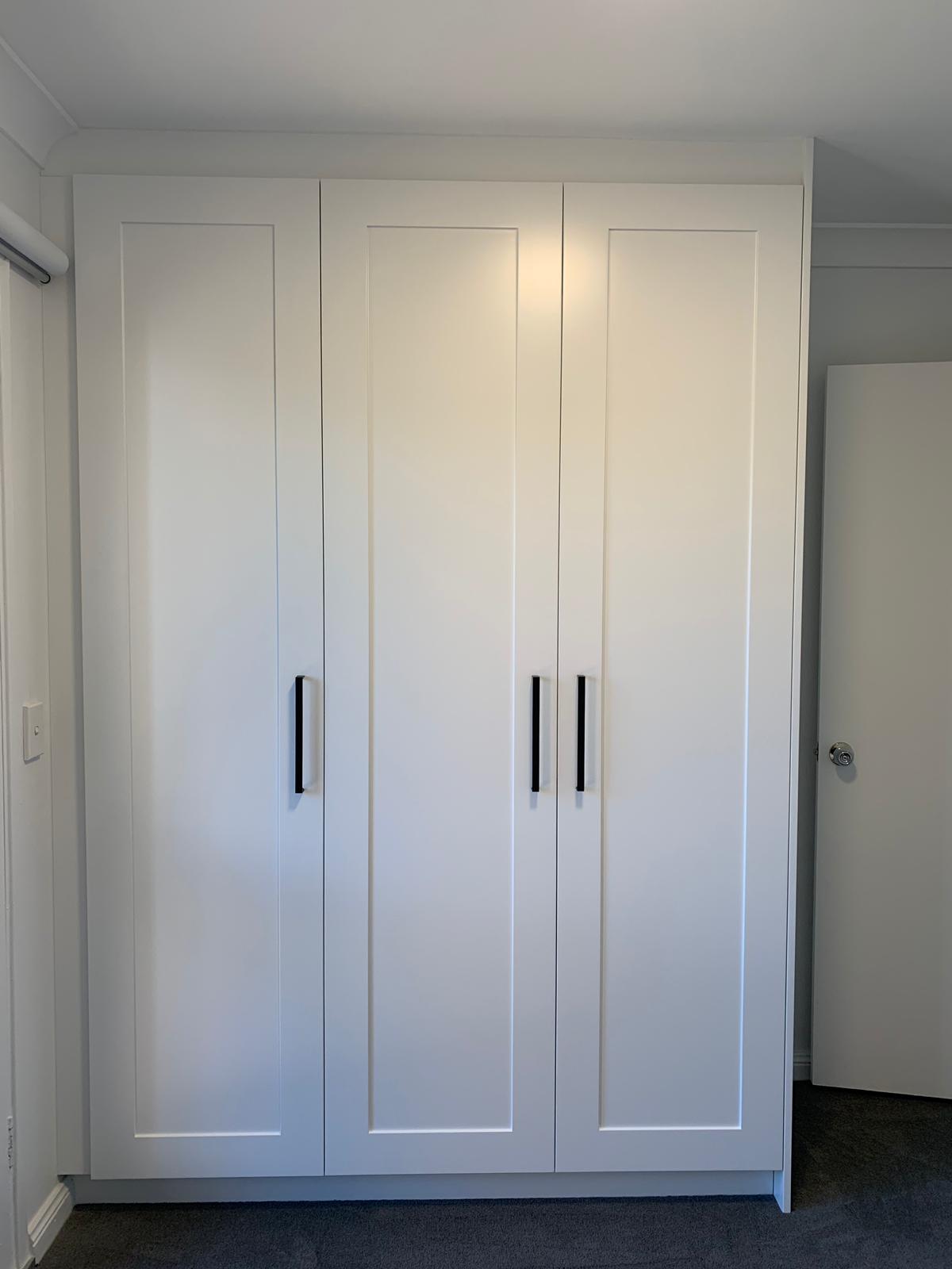 Shaker-style-doors-recessed - Robes Delivered